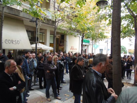 Συνεχίζουν οι εργαζόμενοι στους δήμους - Συμπαράσταση από τους ...