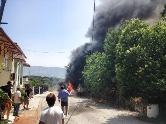 Για εμπρησμό μιλά η πυροσβεστική στη Σκουτεσιάδα - ΑγρίνιοCulture