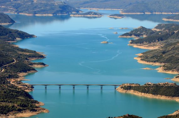 Η Λίμνη Κρεμαστών, η καθαρότερη τεχνητή λίμνη της Ευρώπης! - ΑγρίνιοCulture