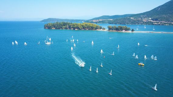 Ο στόλος της 32ης Διεθνούς Ιστιοπλοϊκής Εβδομάδας Ιονίου στο Μεσολόγγι ...